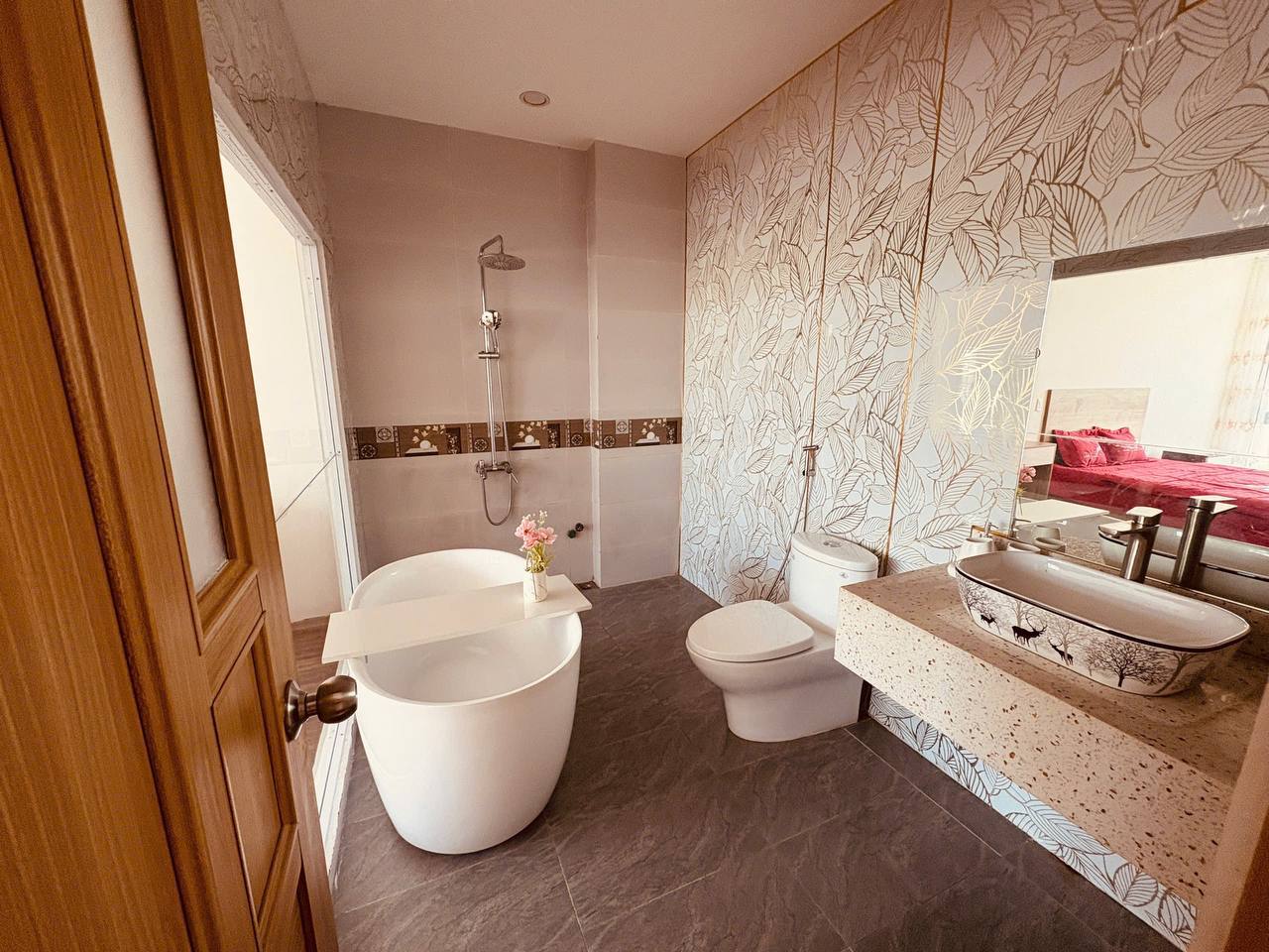 Rental of a spacious 4-storey house, Hoa Xuan District, Da Nang, Vietnam